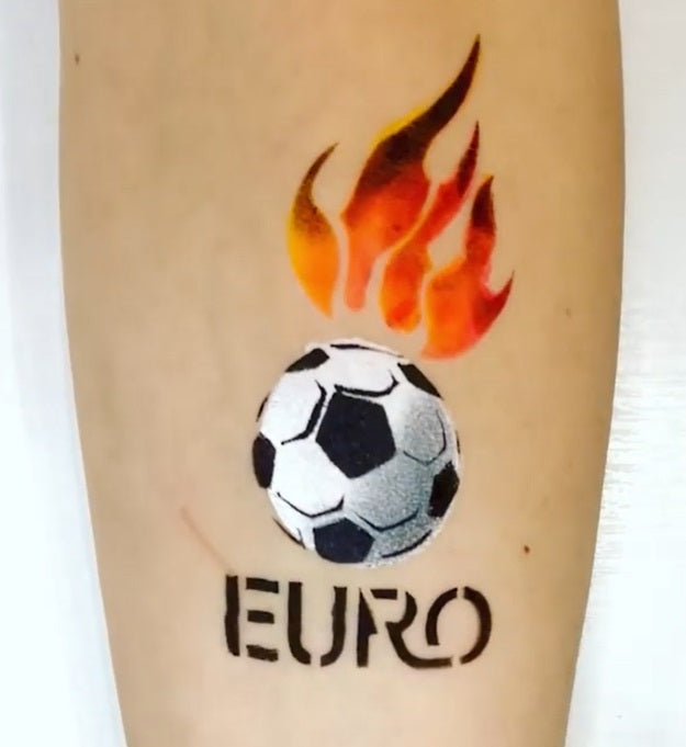 Soccerball Face Painting